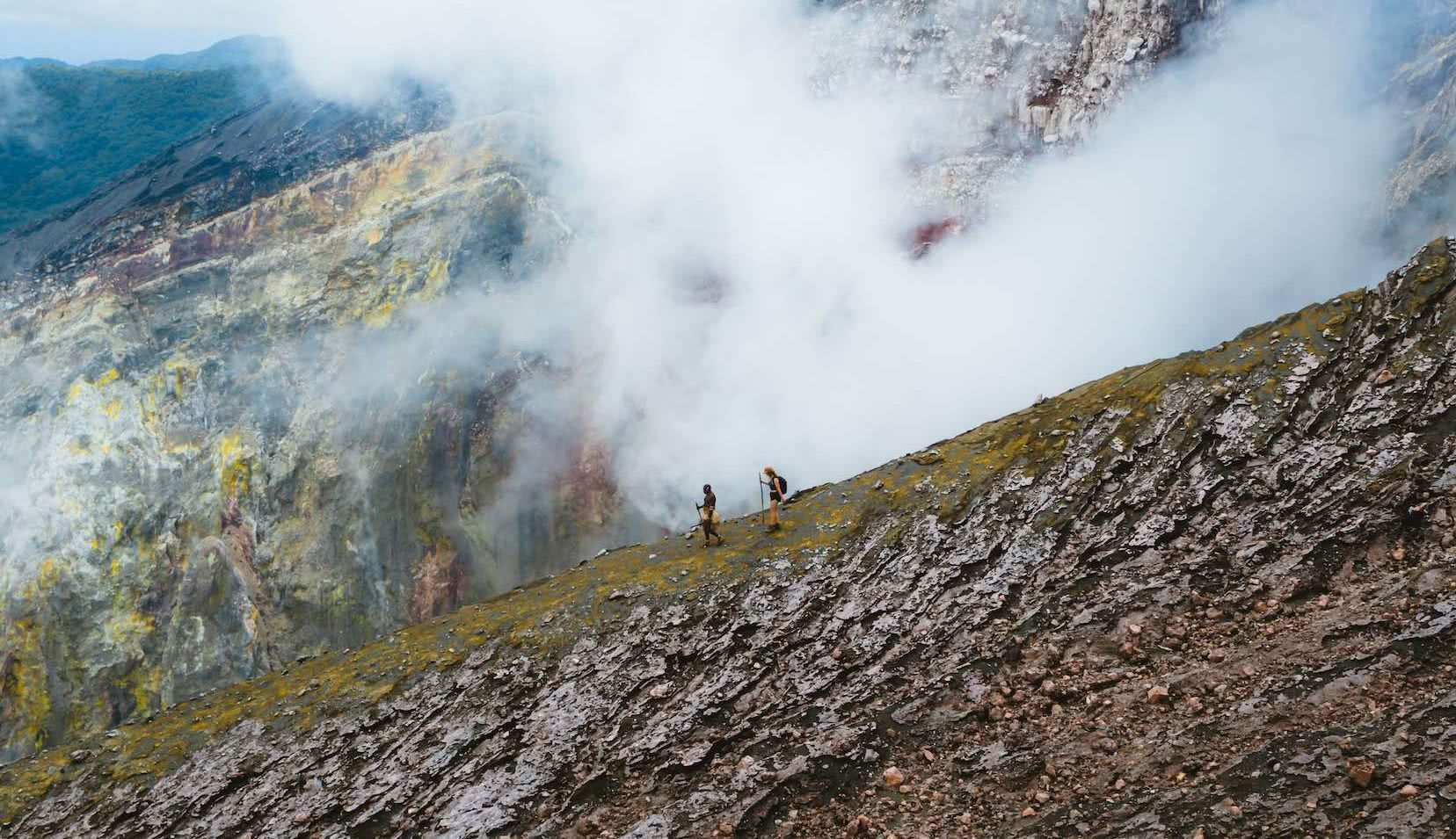 Mt Garet and Lake Letas 3 Day Wilderness Hike - We Are Explorers