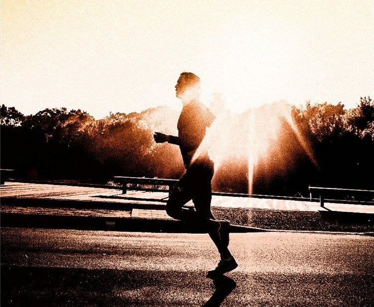 This Guy is Running 100km a Day From Perth to Sydney - We Are Explorers